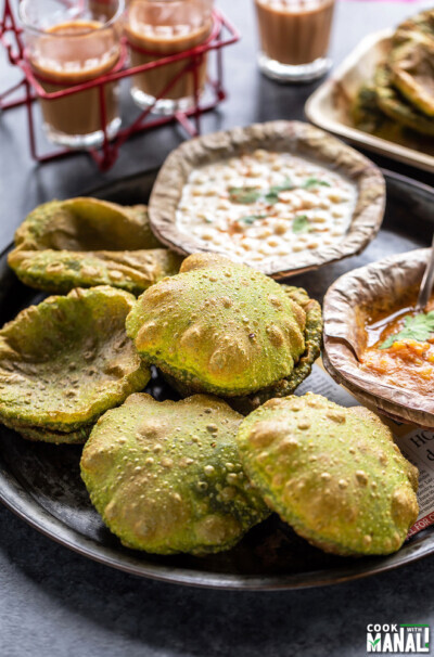 Spinach Puri (Palak Puri) - Cook With Manali
